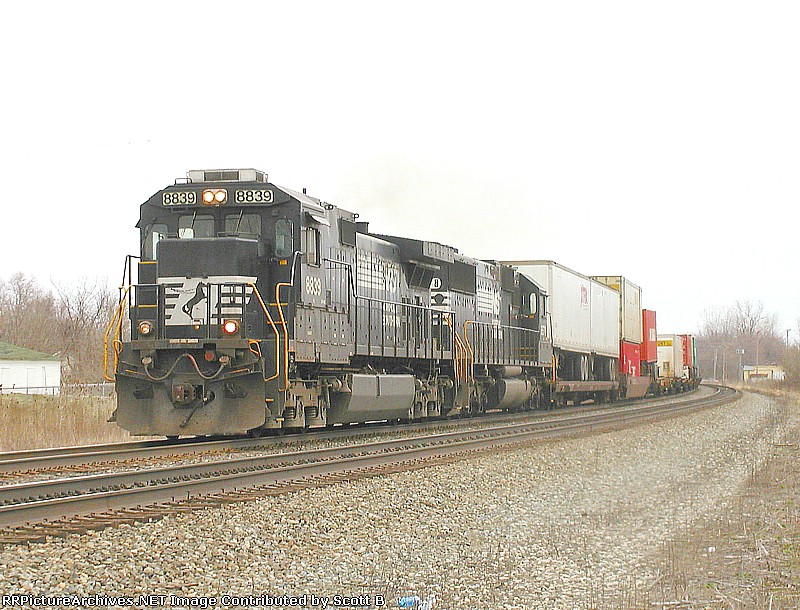 NS 8839 NS Chicago Line